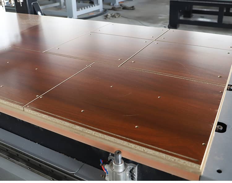 Best Cnc Wood Board Cutting Machine with Saw Blade from China ...